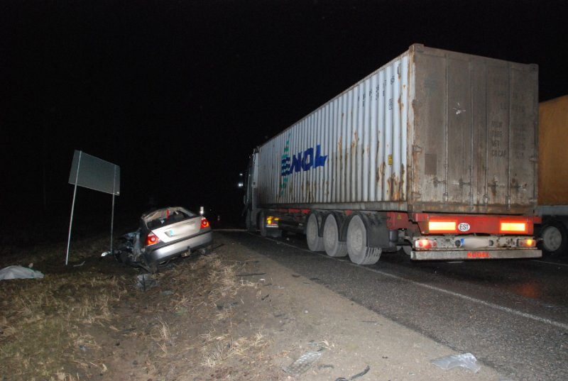 Võrumaal hukkus veoki ja sõiduauto kokkupõrkes vanem mees
